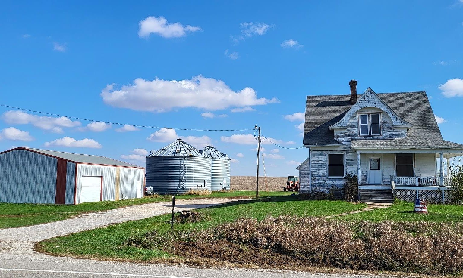 2338 Moscow Rd, Moscow, IA 52760 | Zillow