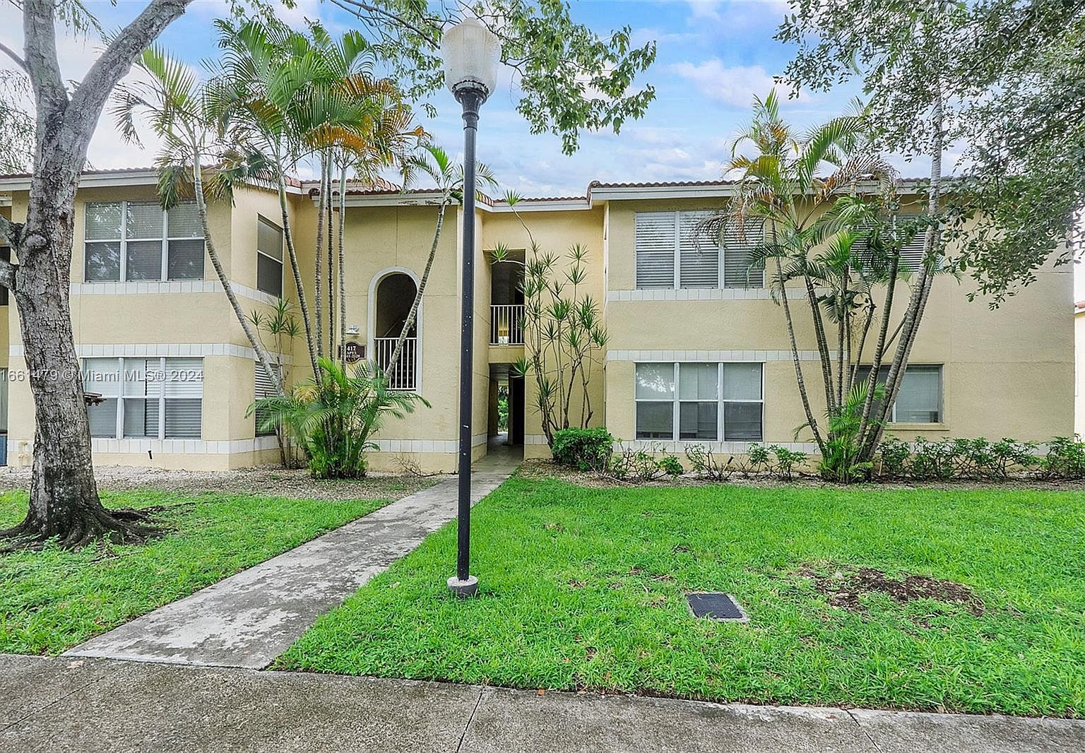 731 Vista Isles Dr APT 1511, Sunrise, FL 33325 | Zillow