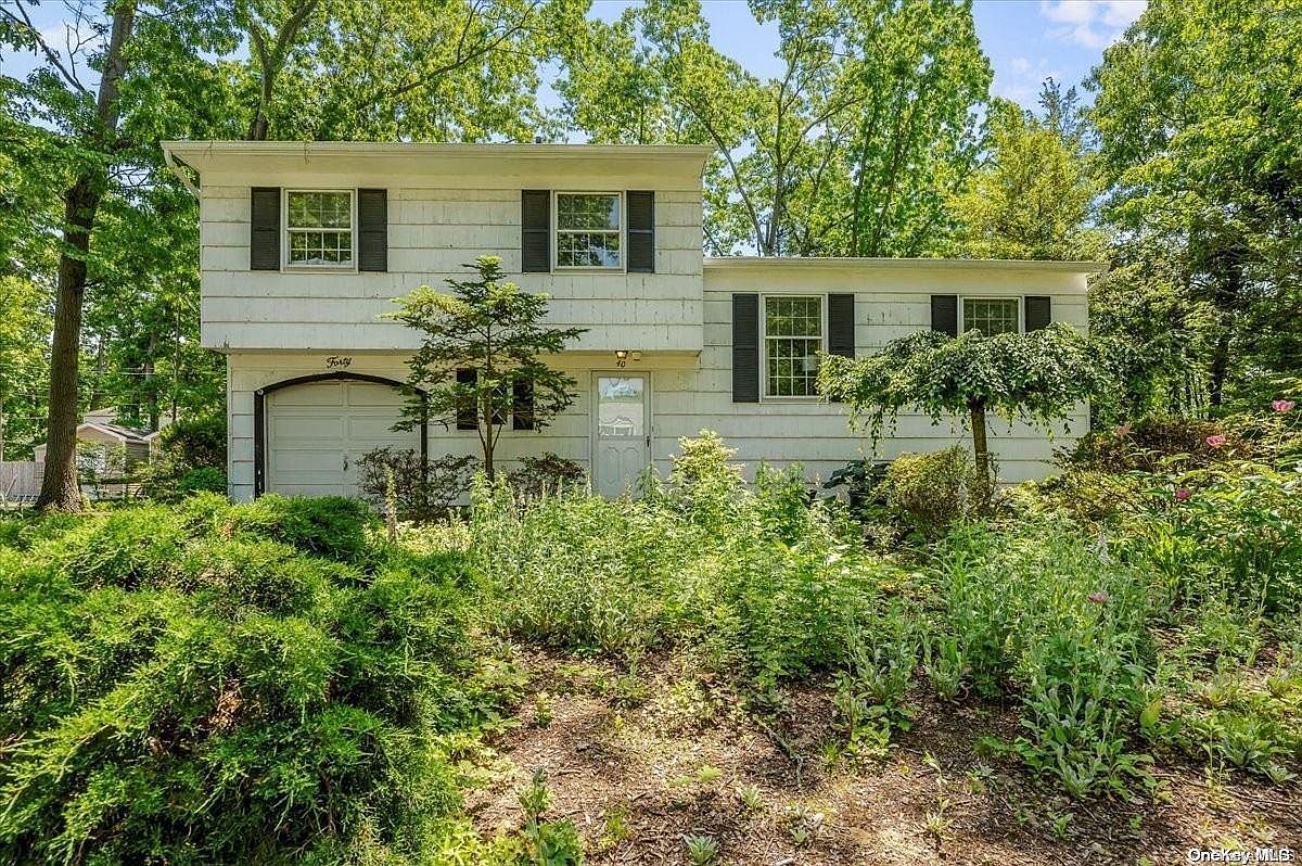 40 Rodney Street, Port Jefferson Station, NY 11776 | Zillow