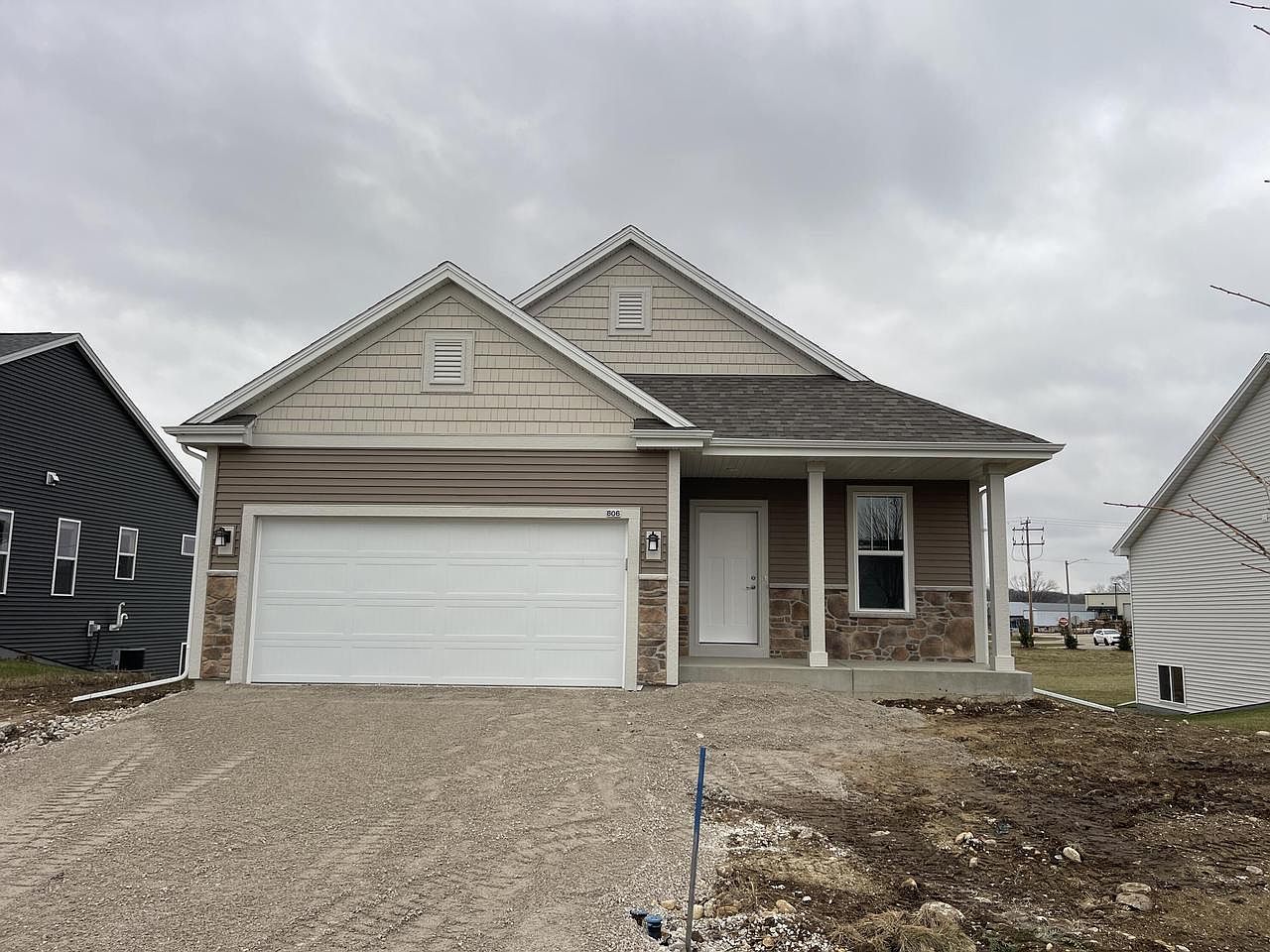806 River Ridge CIRCLE, Waterford, WI 53185 | Zillow