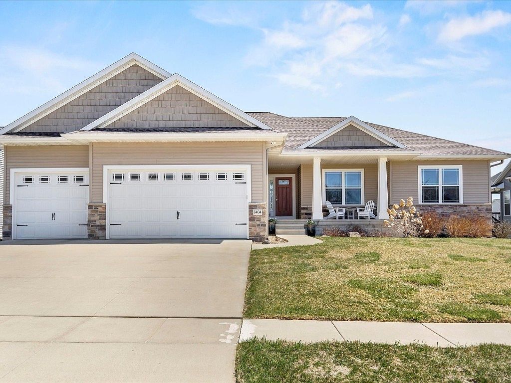 8404 Monterey Dr NE, Cedar Rapids, IA 52402 | Zillow
