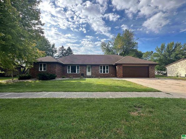 Sheldon IA Real Estate - Sheldon IA Homes For Sale | Zillow
