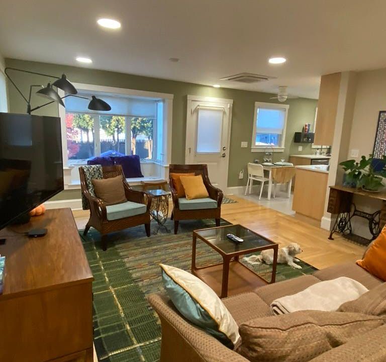 149 Riverside Dr, Riverside, RI 02915 | Zillow