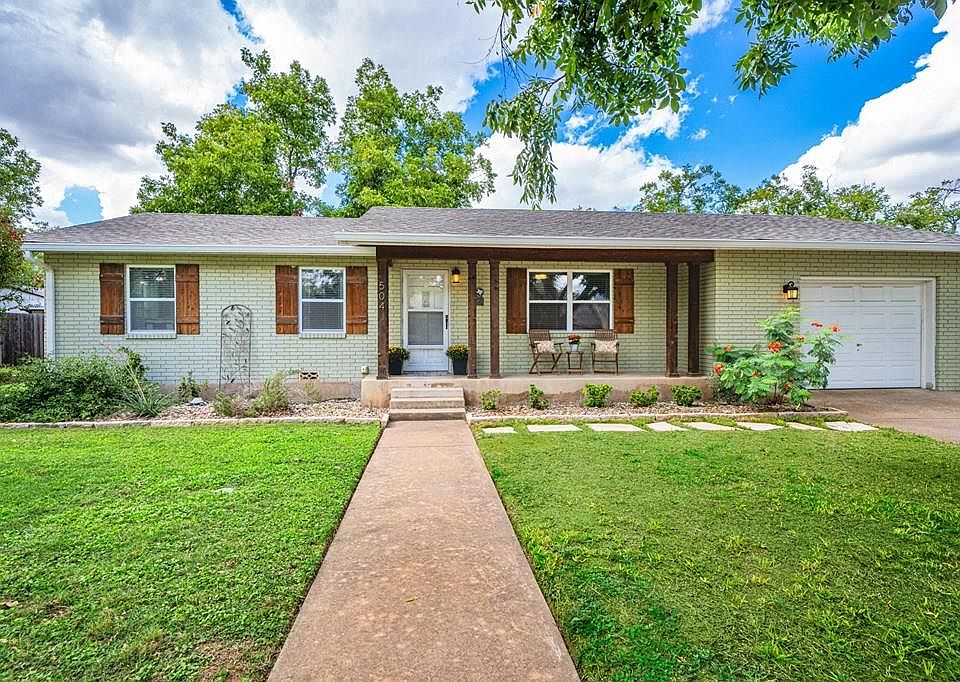504 Cora St, Fredericksburg, TX 78624 | Zillow