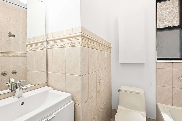 226 Saint James's Place #3L in Clinton Hill, Brooklyn | StreetEasy