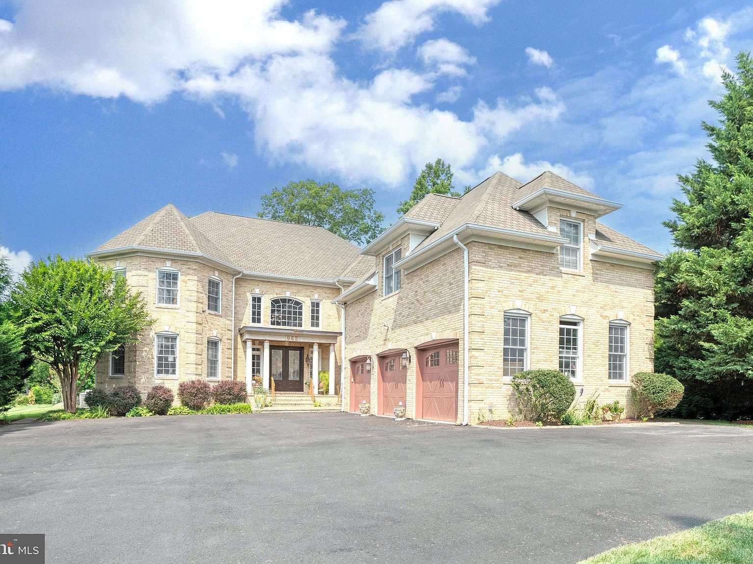 942 Seneca Rd, Great Falls, VA 22066 | Zillow
