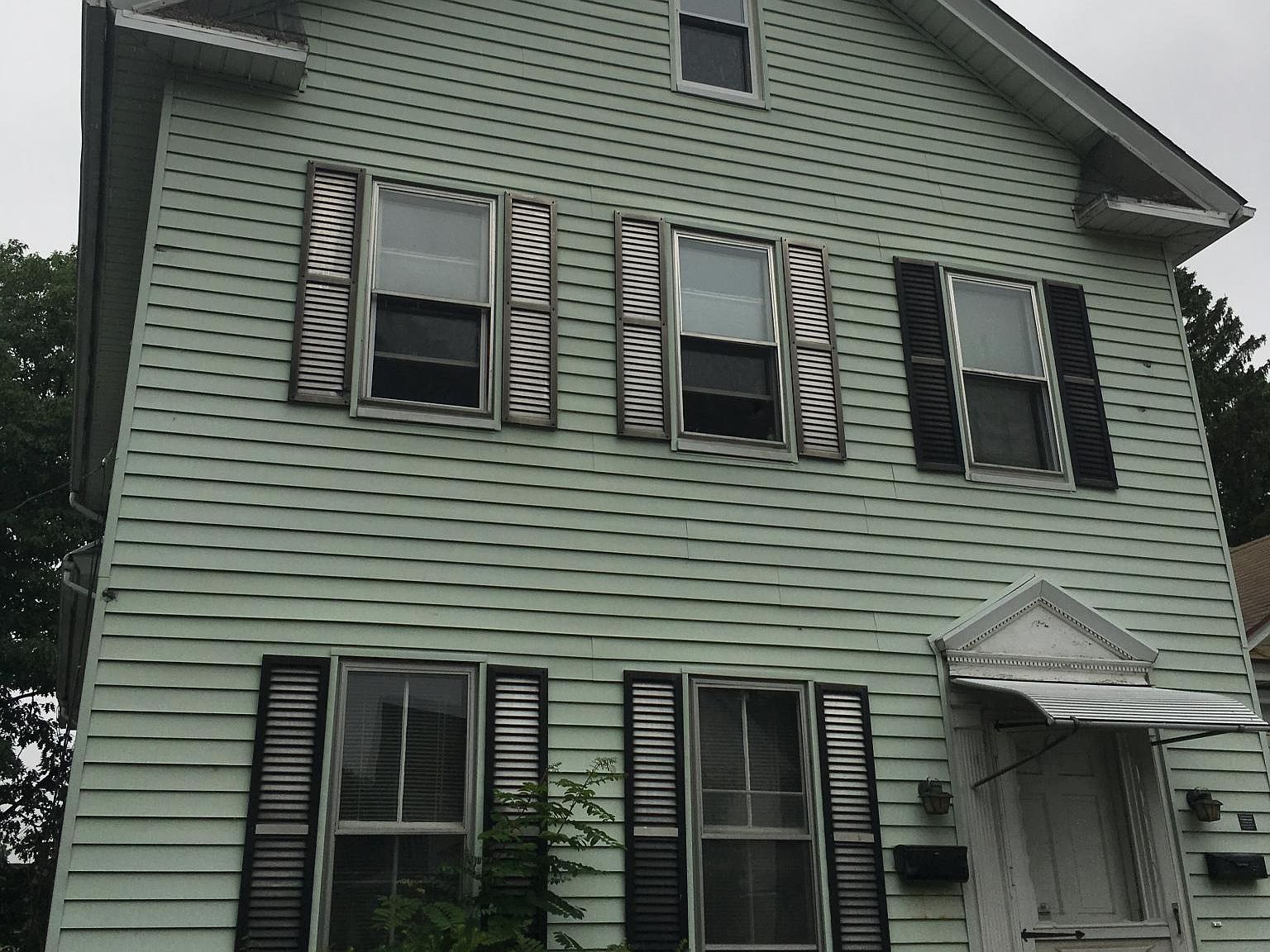 74 Berkshire St, Springfield, MA 01151 | Zillow