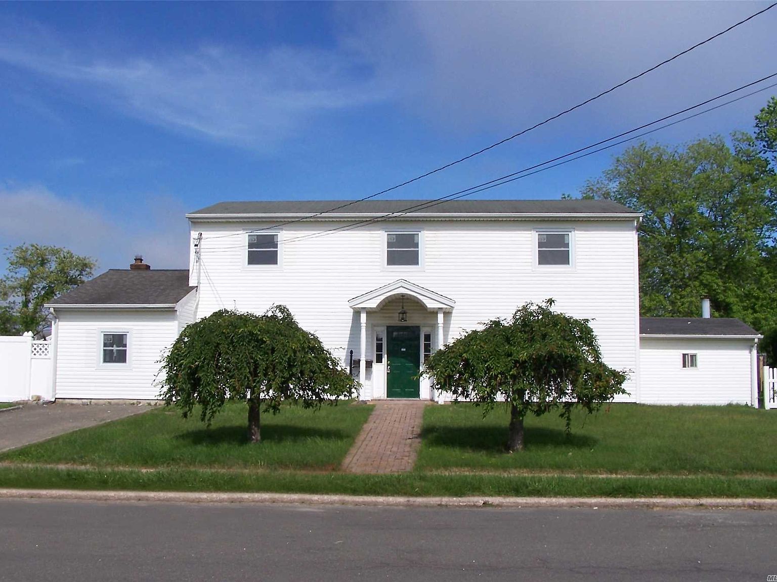 393 Jervis Ave, Copiague, NY 11726 | Zillow