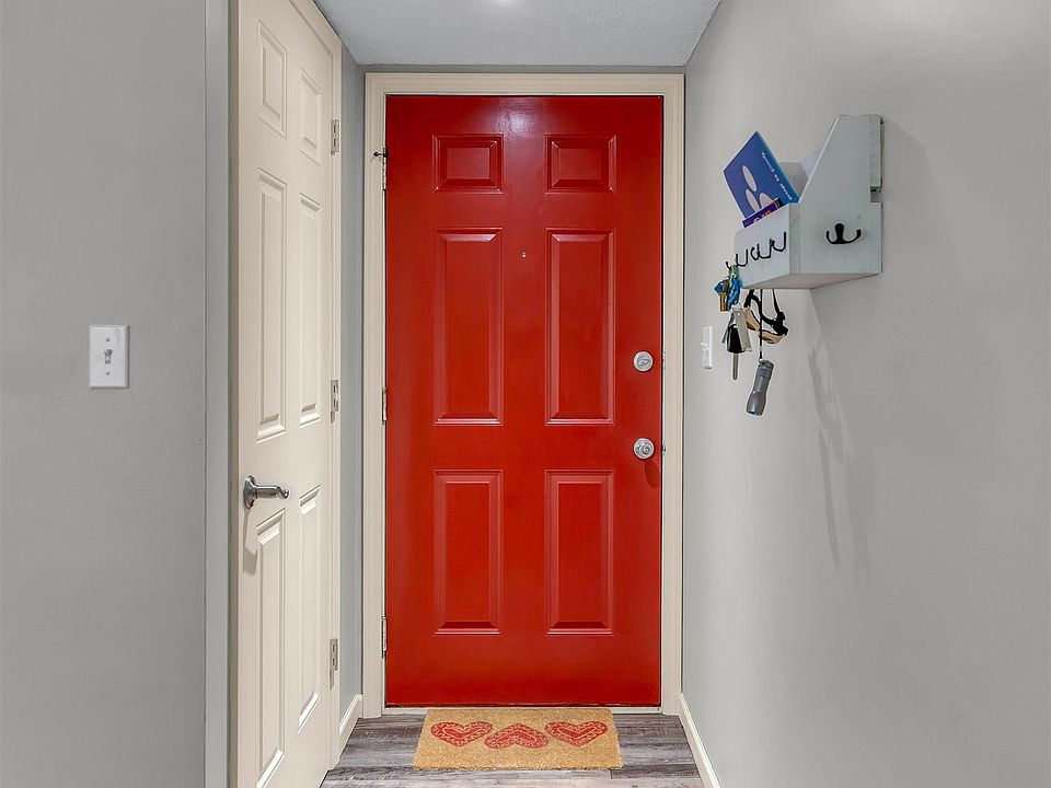 5855 SW 22nd Ter APT 4, Topeka, KS 66614 | Zillow