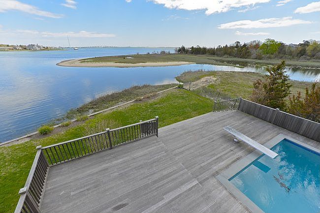 17B Hampton Harbor Rd, Hampton Bays, NY 11946 | Zillow