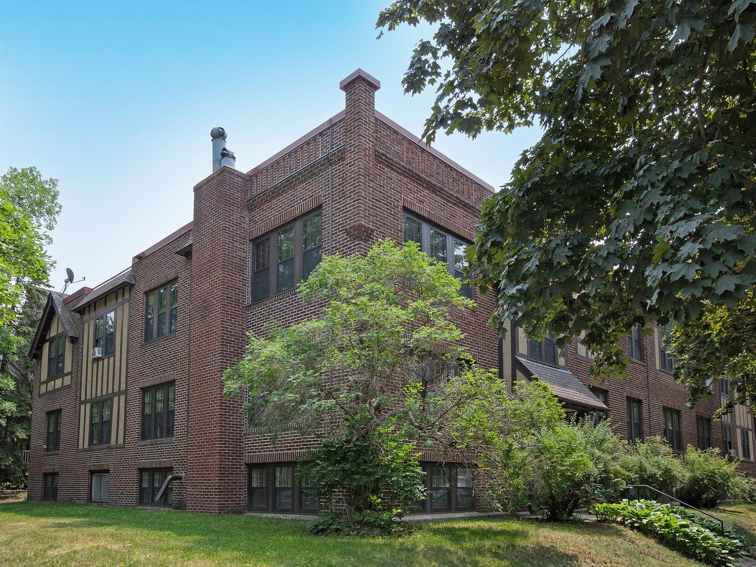 126 Victoria St S APT 3N, Saint Paul, MN 55105 | MLS #6334761 | Zillow