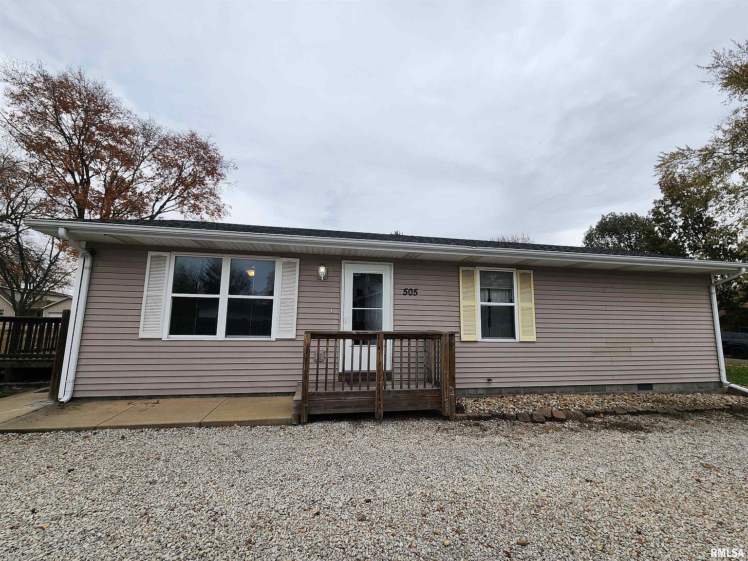 505 NE 3rd St, Atlanta, IL 61723 | Zillow