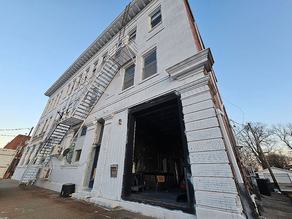 290 Oak St, Dallas City, IL 62330 | Zillow