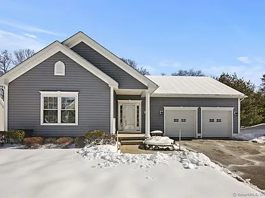Chapman Chase - 10 Chamberlain Xing Windsor Locks CT | Zillow