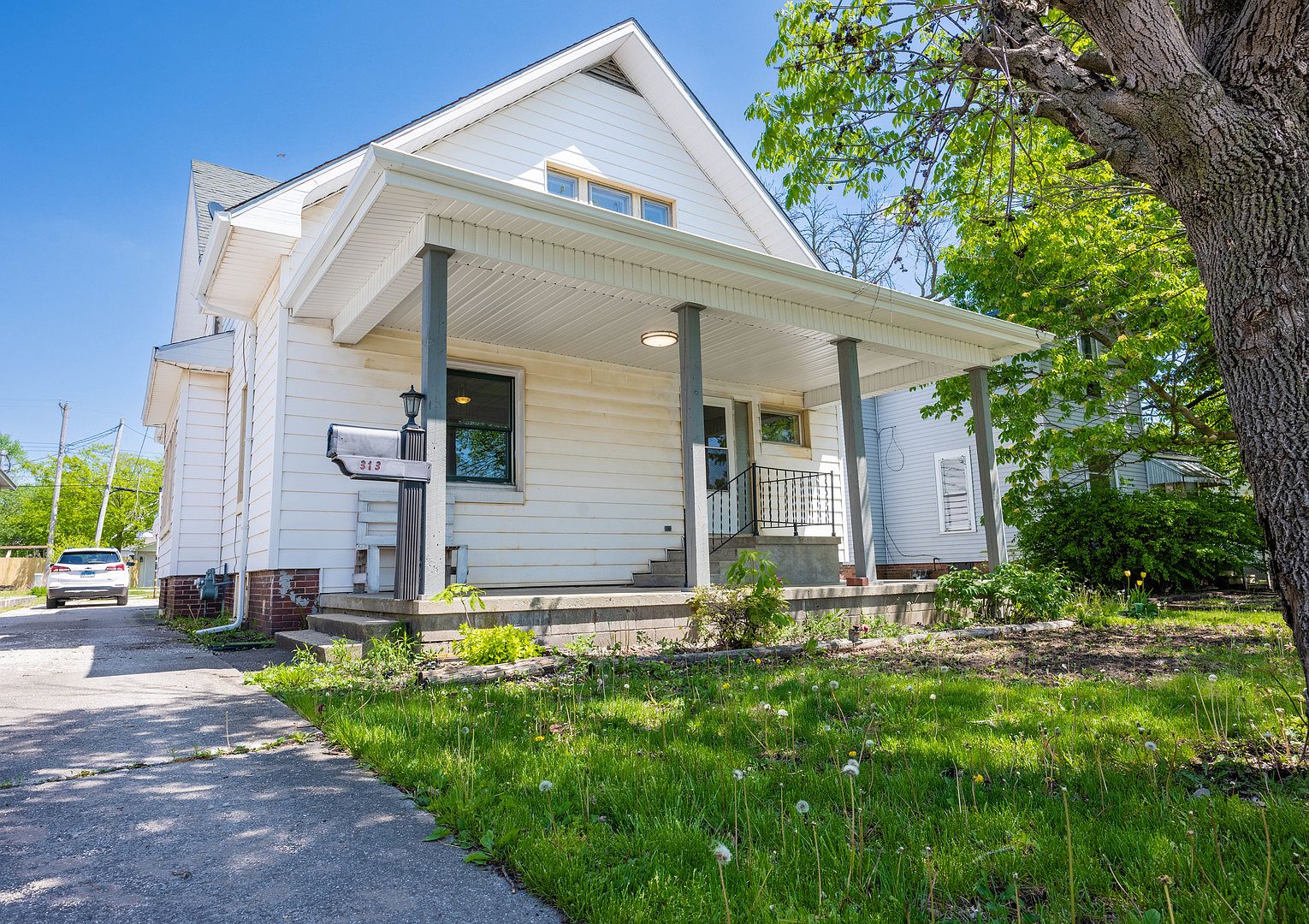 313 S Crescent St, Gilman, IL 60938 | MLS #11781121 | Zillow