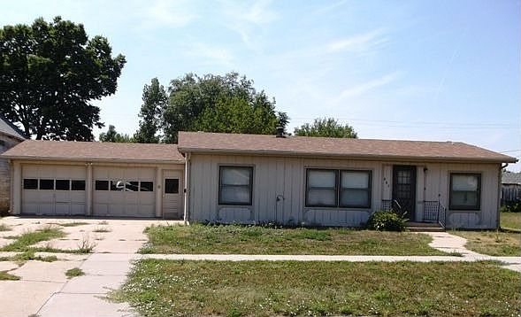 807 8th St, Arapahoe, NE 68922 | Zillow