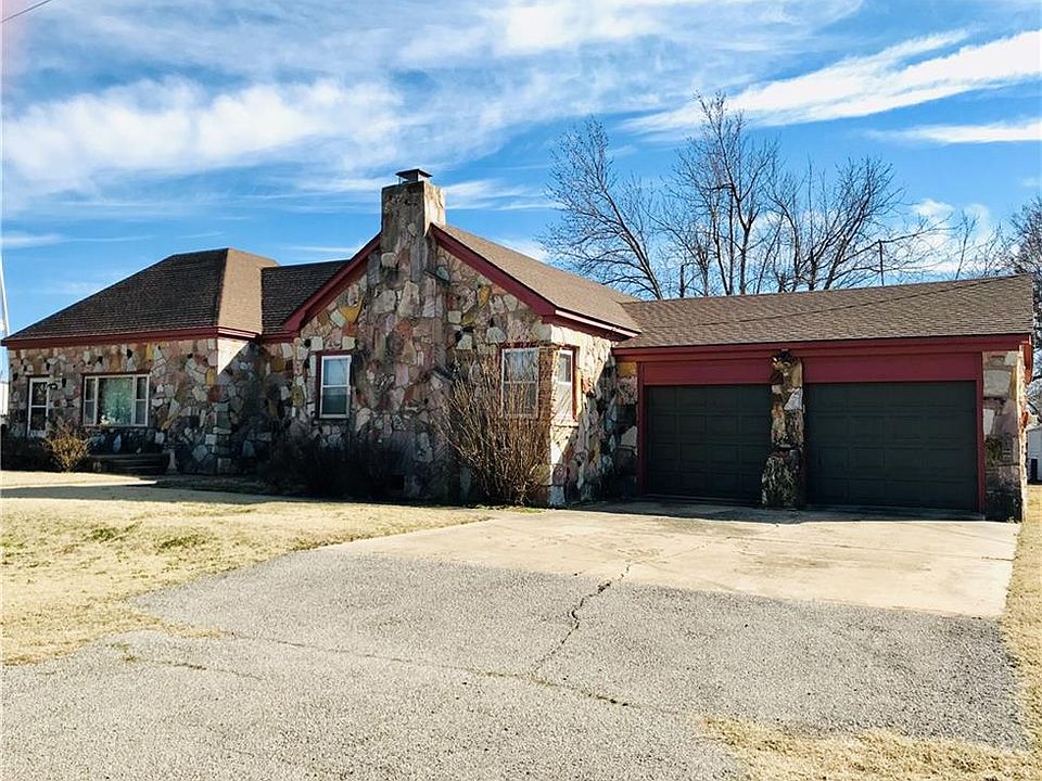200 W Main St, Calumet, OK 73014 | Zillow