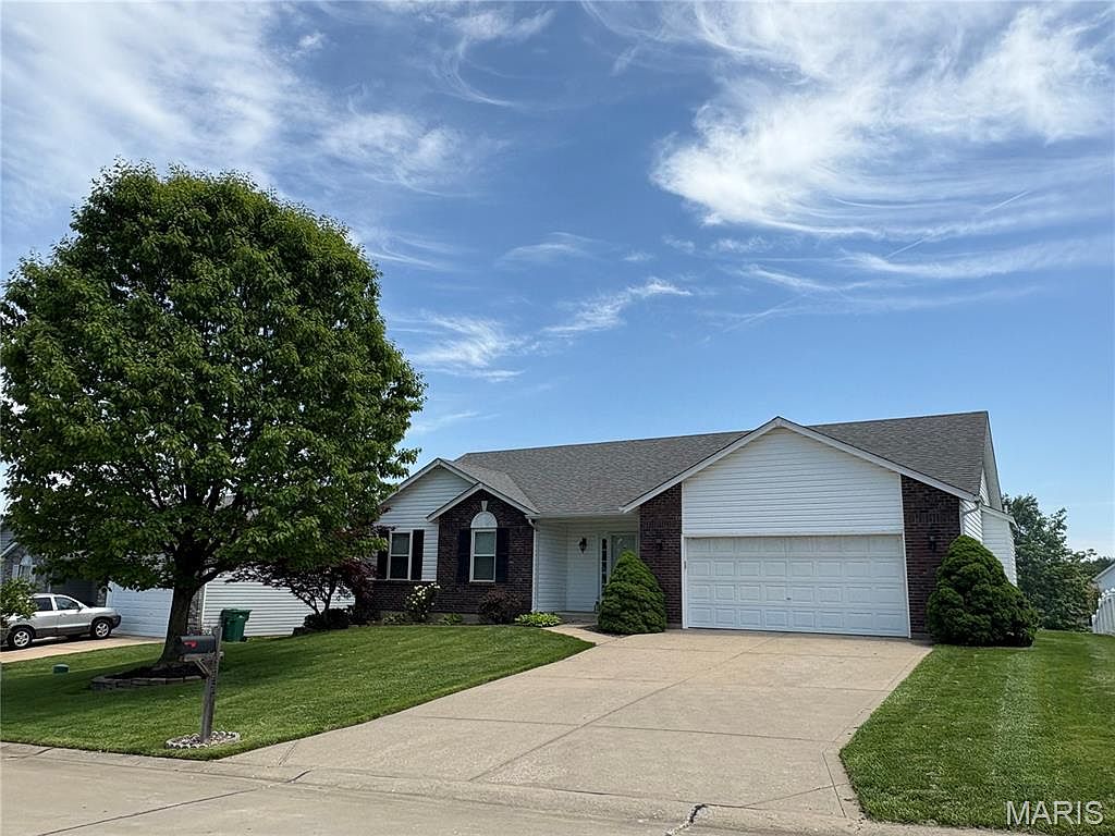 1256 N Brampton Dr, Saint Charles, MO 63304 | MLS #25053014 | Zillow