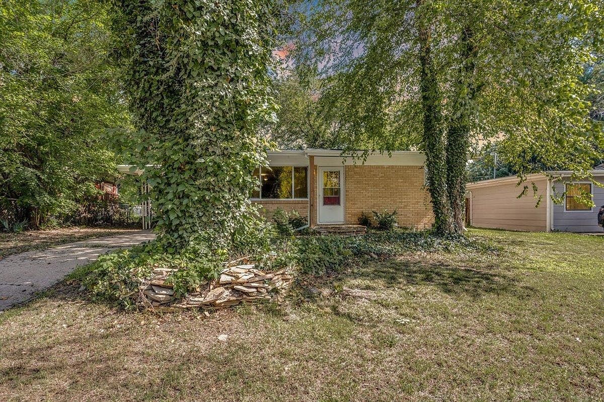 1410 E Cloverdale Dr, Wichita, KS 67219 | Zillow