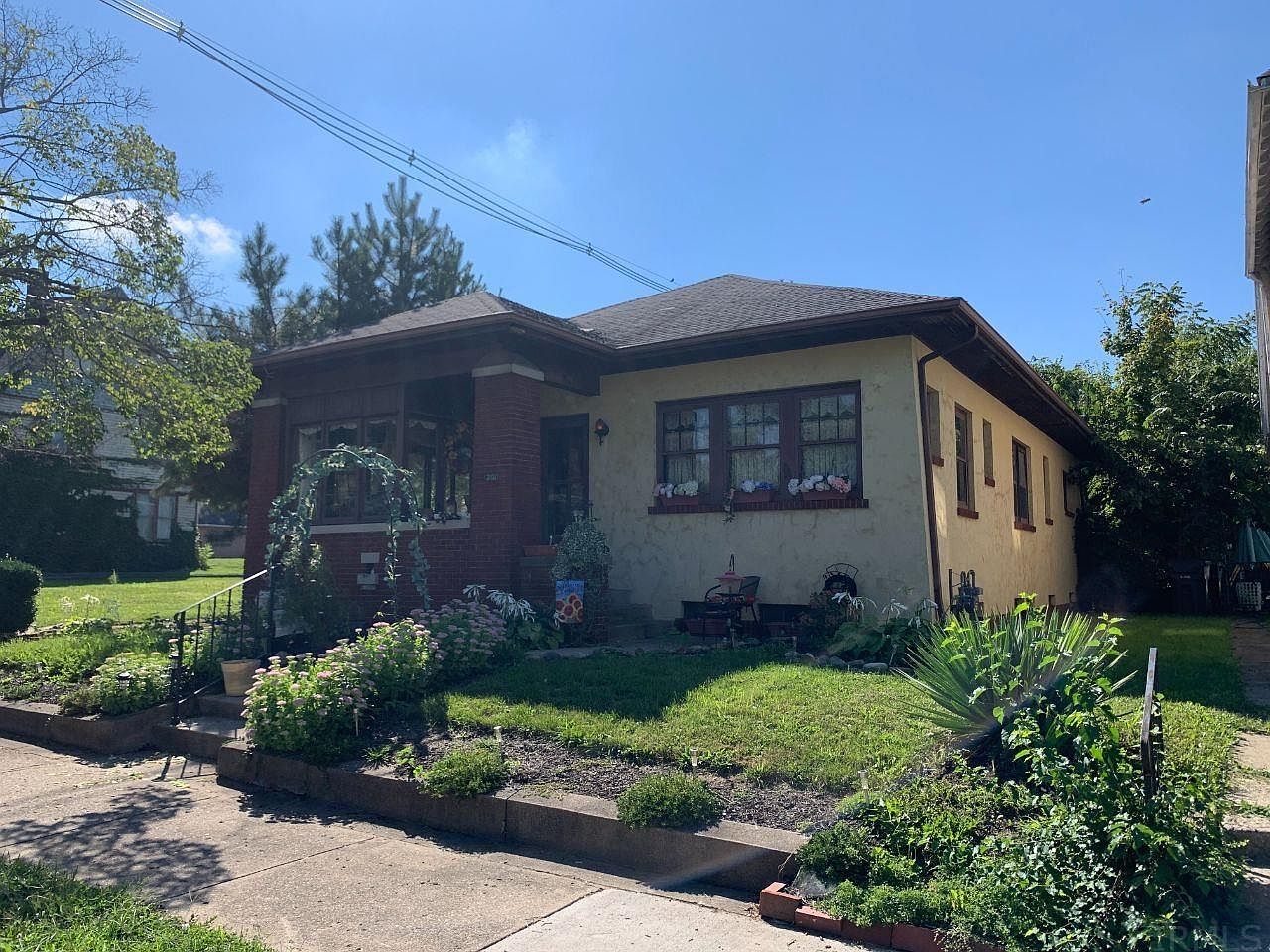 301 W 11th St, Anderson, IN 46016 | Zillow