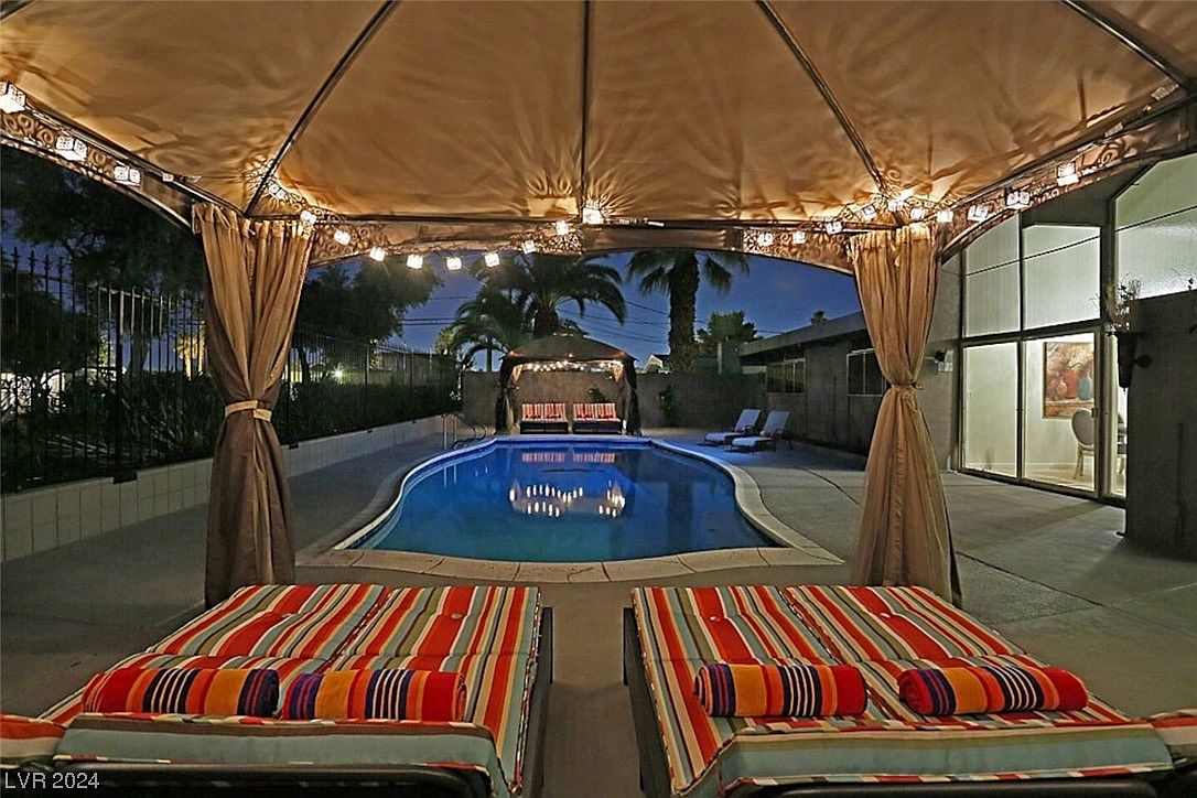 3538 Pueblo Way, Las Vegas, NV 89169 | MLS #2558094 | Zillow