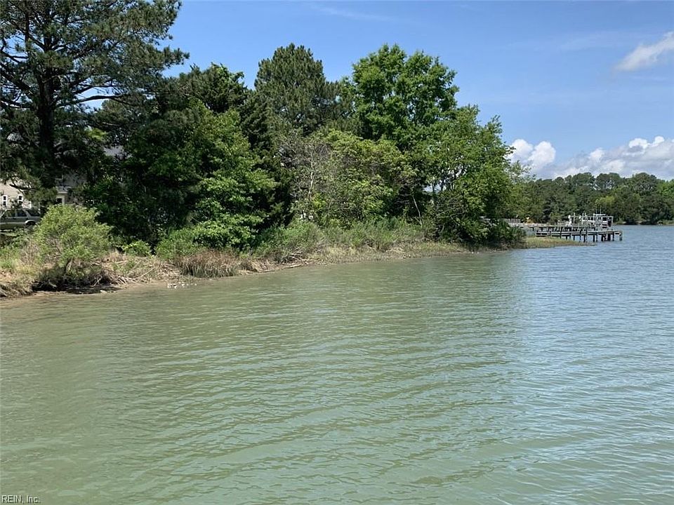 939 Possum Point Rd, Port Haywood, VA 23138 | Zillow