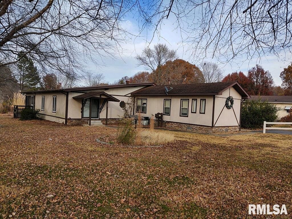 202 Harnerville Loop, Vienna, IL 62995 | Zillow