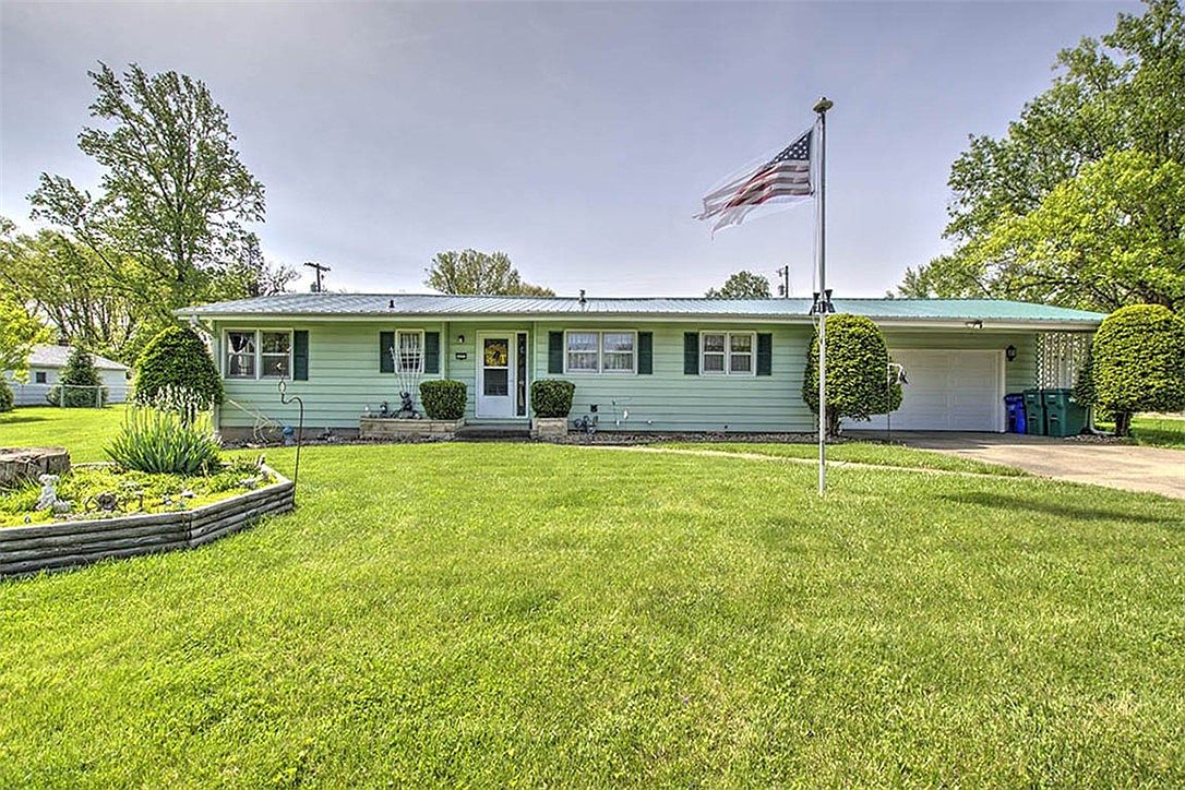 3223 E Oakwood Ave, Decatur, IL 62521 | Zillow