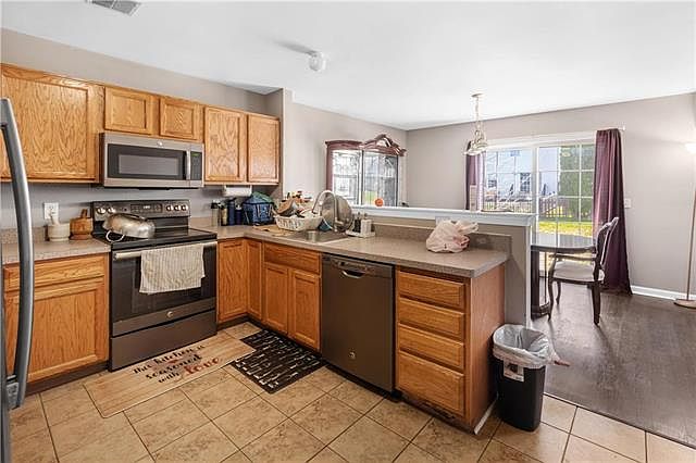 2580 Gillian Ln, Easton, PA 18040 | Zillow