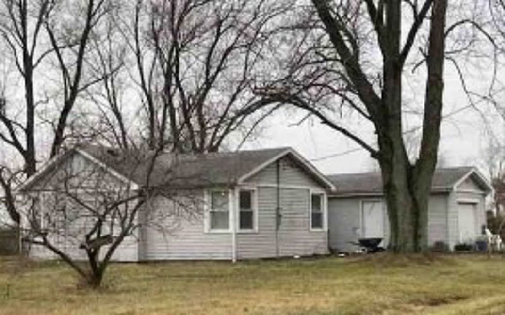 211 Railroad St, Trilla, IL 62469 | Zillow