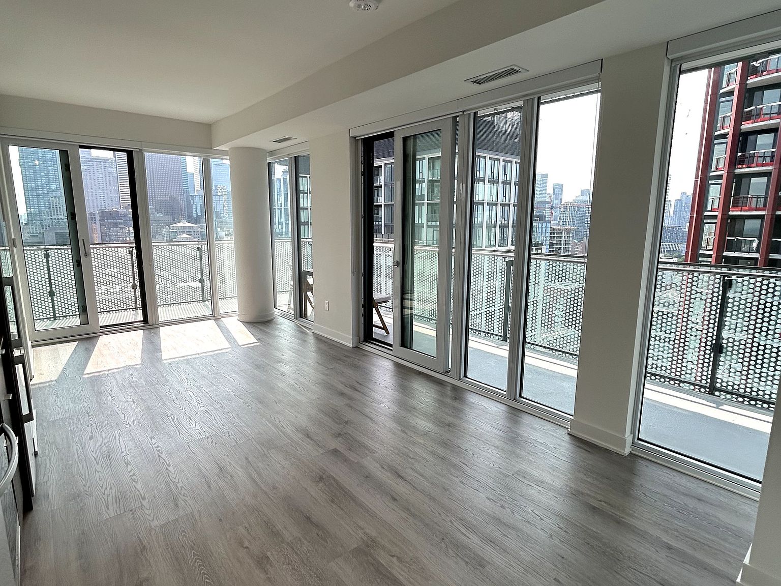135 Sherbourne St #2433W-C08, Toronto, ON M5A 2R5 | MLS #C12207637 | Zillow