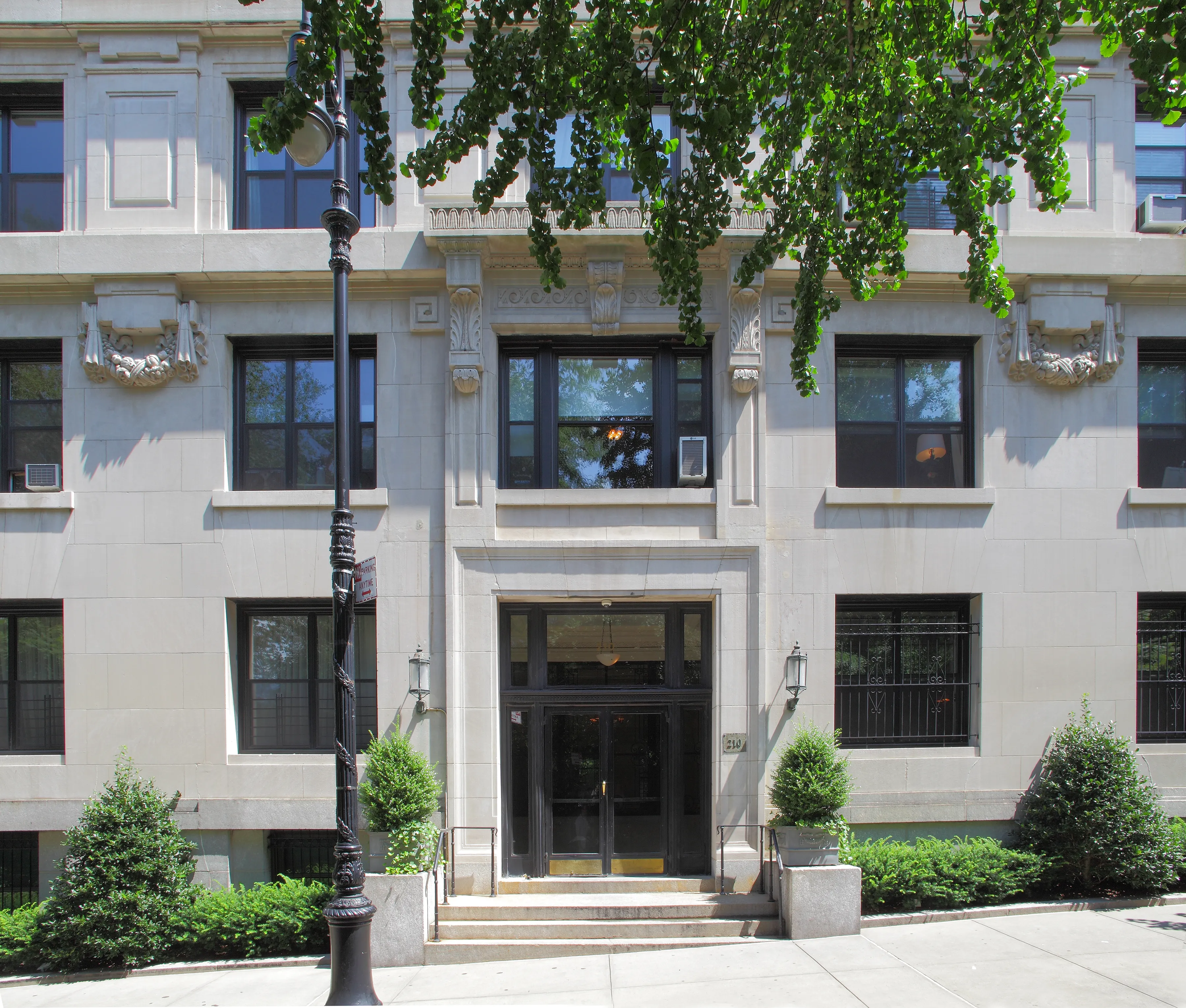 210 Riverside Drive #3C in Upper West Side, Manhattan | StreetEasy