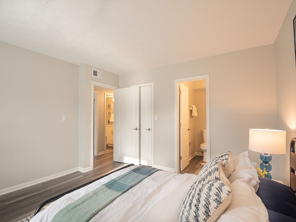 Meridian Court South - 7266 Lockwood Ln Indianapolis IN | Zillow