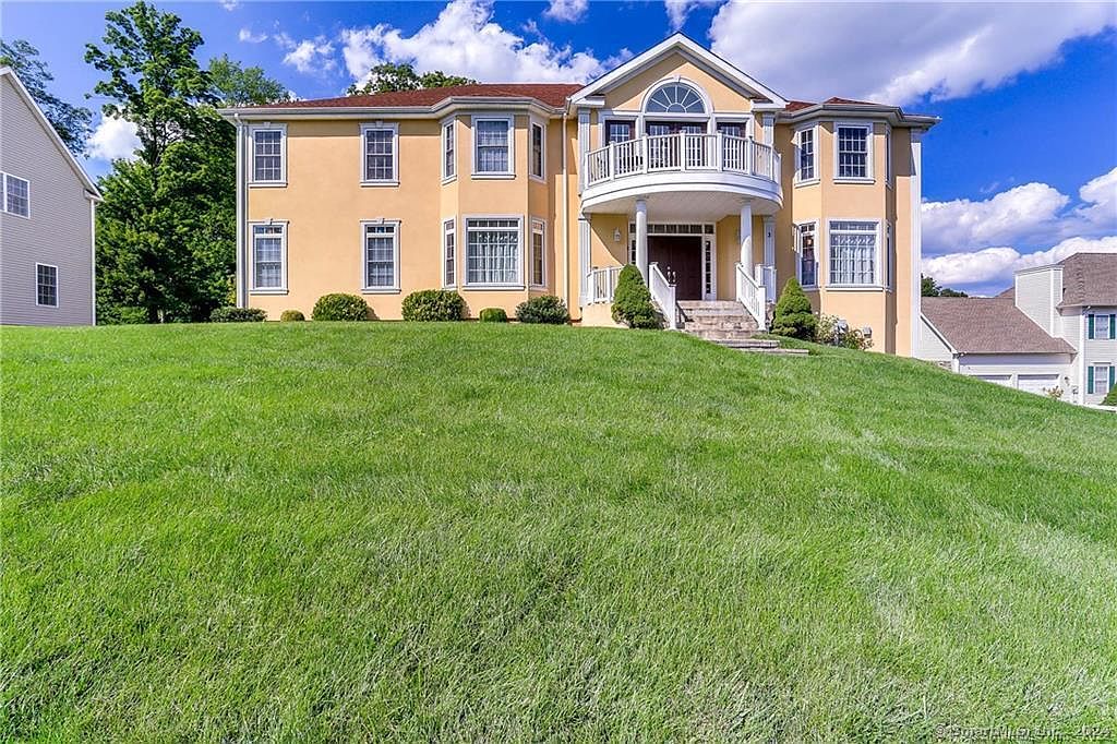 3 Maplecrest Ln, Hamden, CT 06514 | MLS #24014400 | Zillow