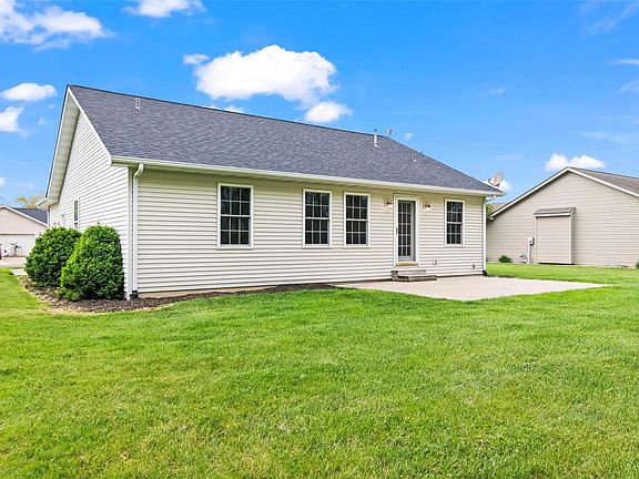 705 Fulton St, Gillespie, IL 62033 | MLS #25027639 | Zillow