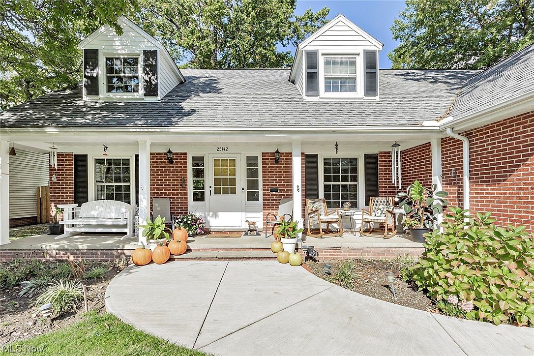 25142 Edgemont Dr, Cleveland, OH 44143 | MLS #4504910 | Zillow