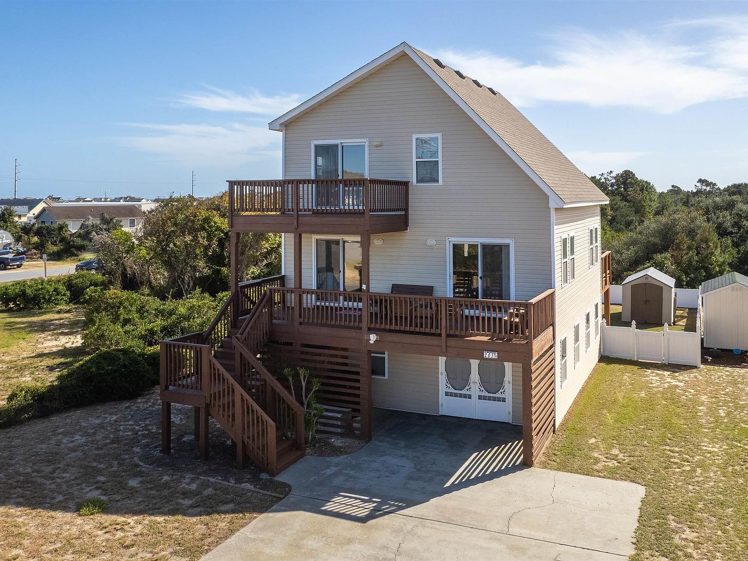 203 W Kitty Hawk Rd, Kitty Hawk, NC 27949 | Zillow