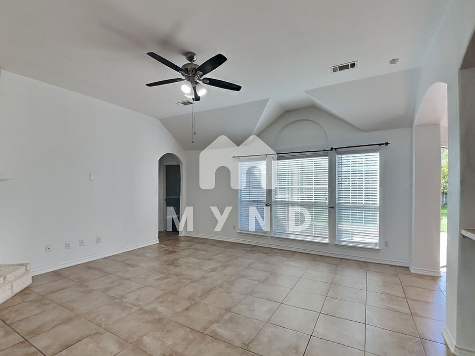 11621 Crystal Falls Dr, Fort Worth, TX 76244 | Zillow