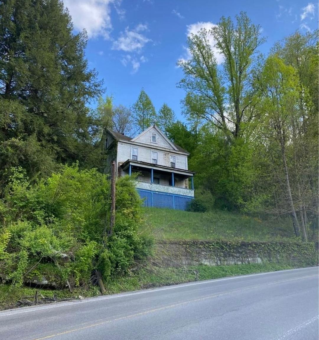 2106 Idamay Hl, Idamay, WV 26576 | MLS #10149812 | Zillow