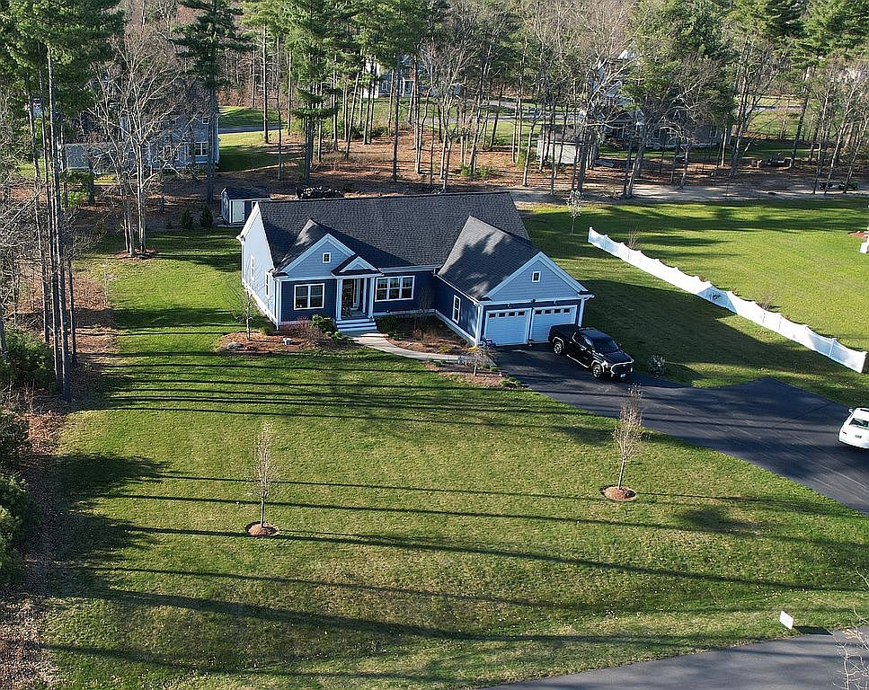 16 Weatherstone Rd, Litchfield, NH 03052 | Zillow