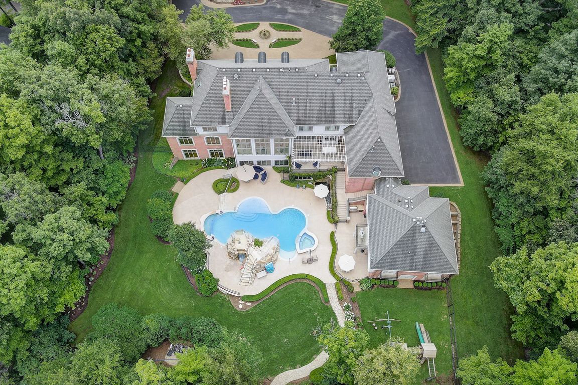 34W226 Country Club Rd, Wayne, IL 60184 | MLS #11914663 | Zillow