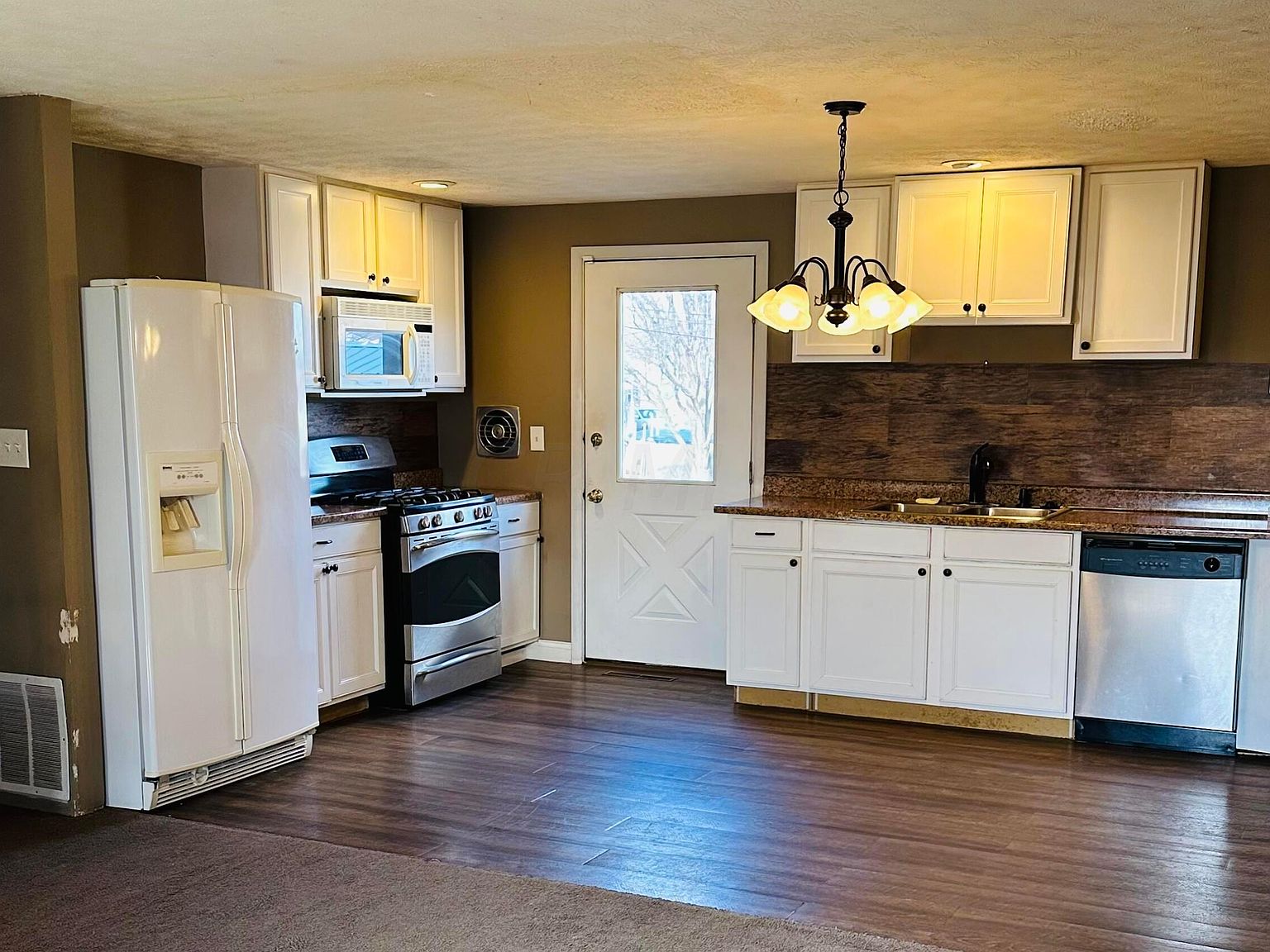 864 Breathitt Ave, Columbus, OH 43207 | Zillow