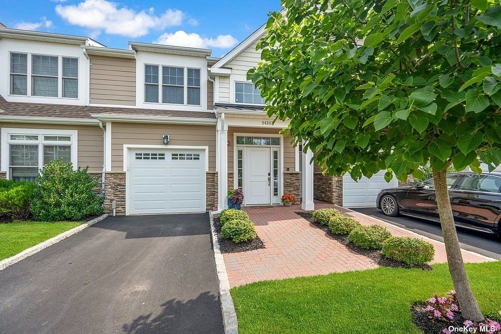 54202 Spruce Pond Circle UNIT 54202, Plainview, NY 11803 | Zillow