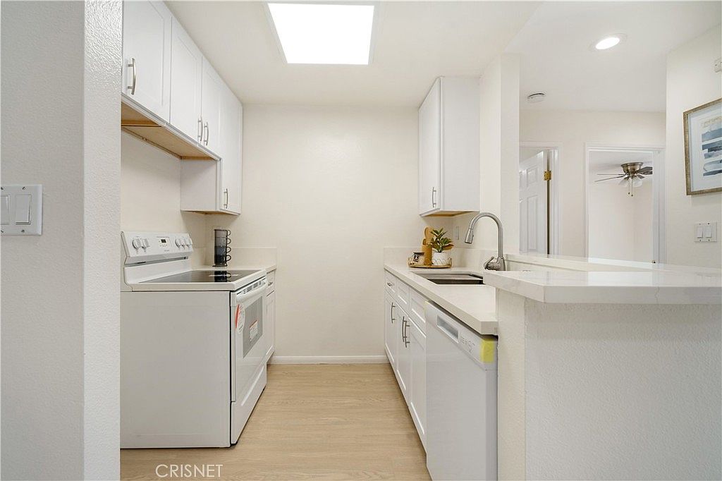 21800 Schoenborn St UNIT 326, Canoga Park, CA 91304 | Zillow