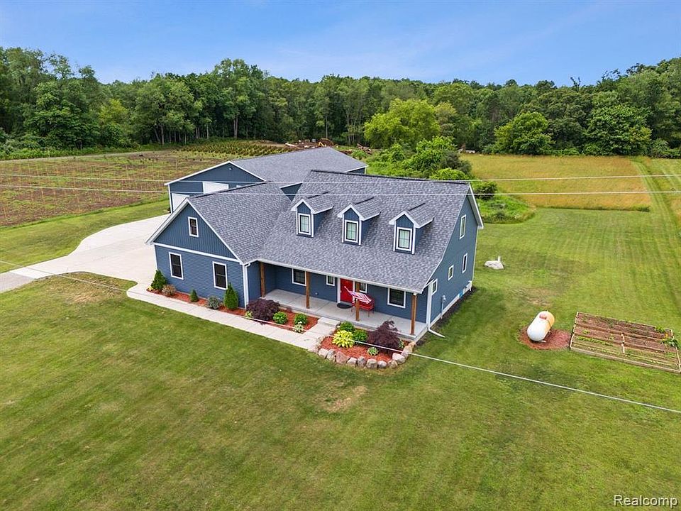 4711 Fenton Rd, Hartland, MI 48353 | Zillow