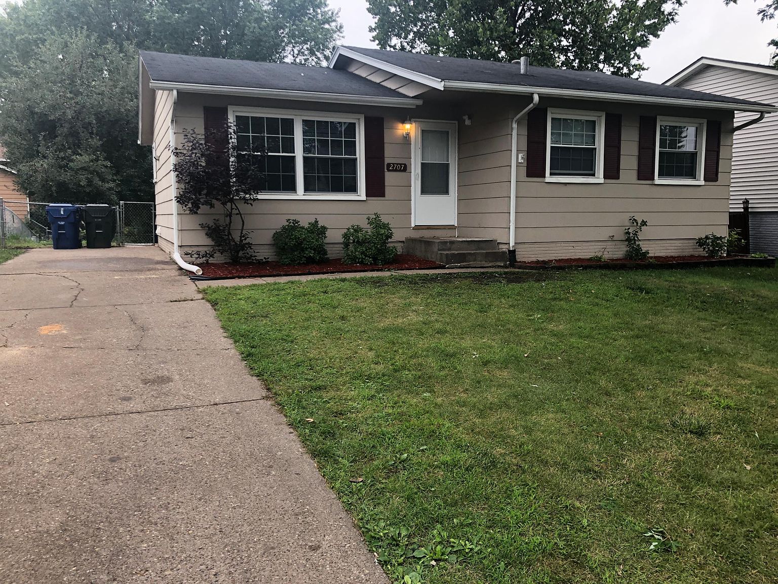 2707 W 59th St, Davenport, IA 52806 | Zillow