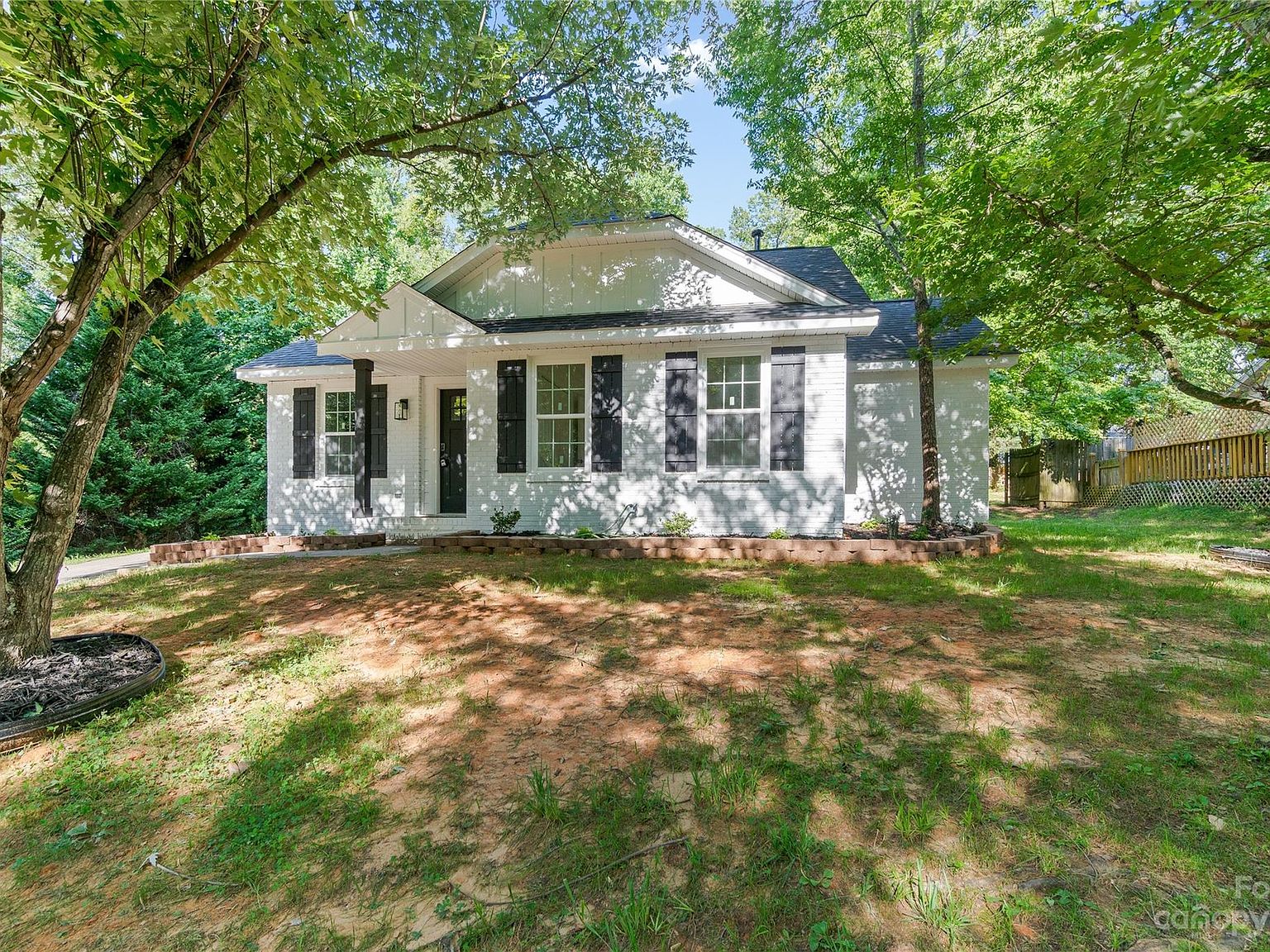 5931 Hunters Crossing Ln, Charlotte, NC 28215 | Zillow