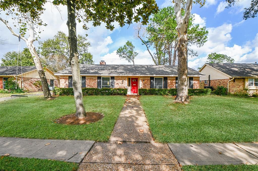 10706 Inwood Dr, Houston, TX 77042 | Zillow