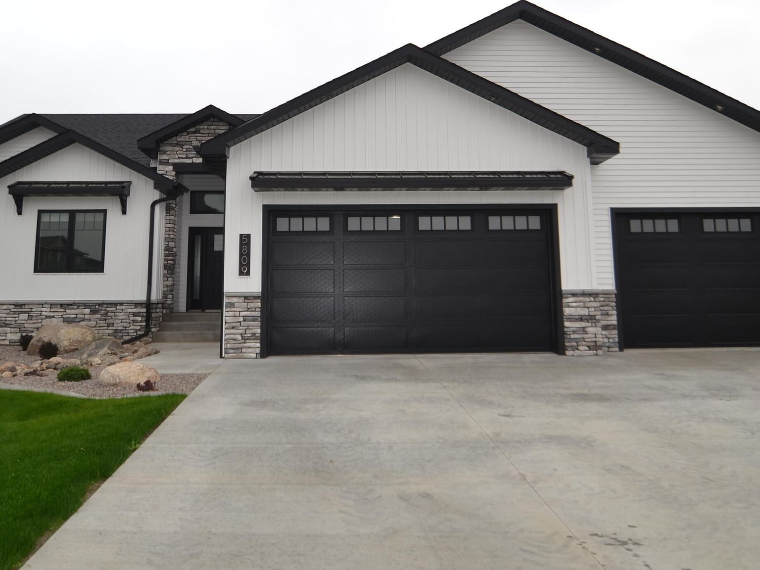 5809 Gold Dr, Bismarck, ND 58503 | MLS #4010093 | Zillow