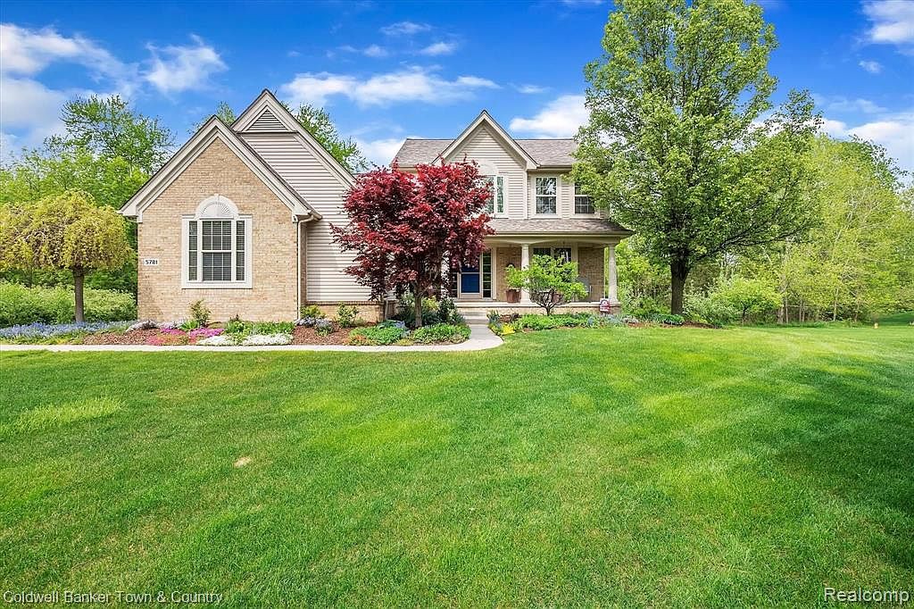 5781 Pine Trace Ct, Howell, MI 48843 | Zillow